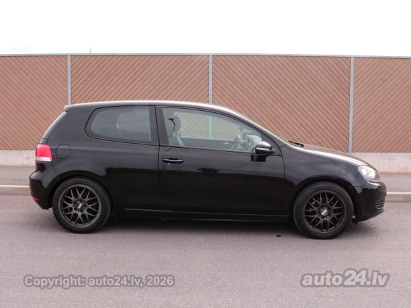 Melns Volkswagen Golf 2009 Tallina, ar dzinēja tilpumu 2.00 L un nobraukumu 300 tūkst. km par 3900 €, foto 4 vietnē AUTOMOTO.COM.LV