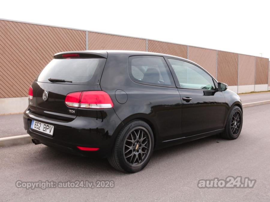 Melns Volkswagen Golf 2009 Tallina, ar dzinēja tilpumu 2.00 L un nobraukumu 300 tūkst. km par 3900 €, foto 6 vietnē AUTOMOTO.COM.LV
