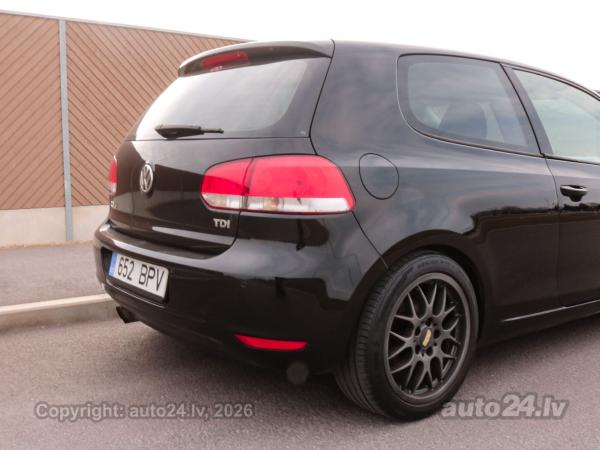 Melns Volkswagen Golf 2009 Tallina, ar dzinēja tilpumu 2.00 L un nobraukumu 300 tūkst. km par 3900 €, foto 6 vietnē AUTOMOTO.COM.LV