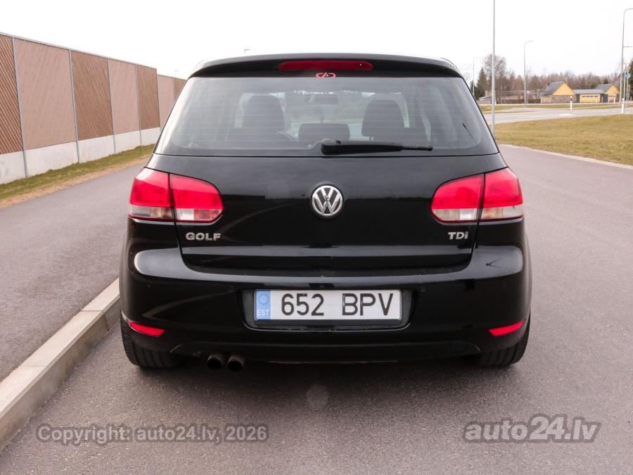 Melns Volkswagen Golf 2009 Tallina, ar dzinēja tilpumu 2.00 L un nobraukumu 300 tūkst. km par 3900 €, foto 8 vietnē AUTOMOTO.COM.LV