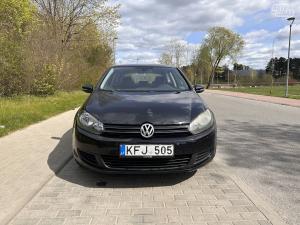 Melns Volkswagen Golf 2009 Viļņa, ar dzinēja tilpumu 2.00 L un nobraukumu 378 tūkst. km par 2350 €, foto 3 vietnē AUTOMOTO.COM.LV