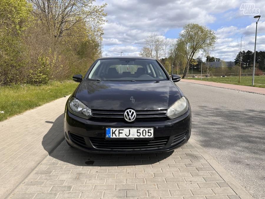 Melns Volkswagen Golf 2009 Viļņa, ar dzinēja tilpumu 2.00 L un nobraukumu 378 tūkst. km par 2350 €, foto 3 vietnē AUTOMOTO.COM.LV
