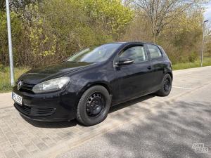 Melns Volkswagen Golf 2009 Viļņa, ar dzinēja tilpumu 2.00 L un nobraukumu 378 tūkst. km par 2350 €, foto 4 vietnē AUTOMOTO.COM.LV