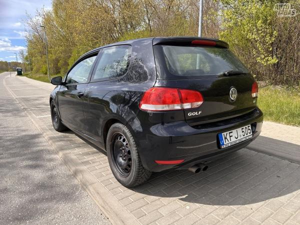Melns Volkswagen Golf 2009 Viļņa, ar dzinēja tilpumu 2.00 L un nobraukumu 378 tūkst. km par 2350 €, foto 4 vietnē AUTOMOTO.COM.LV