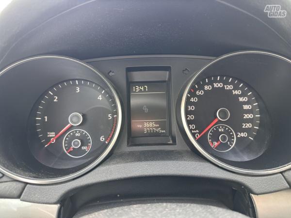 Melns Volkswagen Golf 2009 Viļņa, ar dzinēja tilpumu 2.00 L un nobraukumu 378 tūkst. km par 2350 €, foto 9 vietnē AUTOMOTO.COM.LV