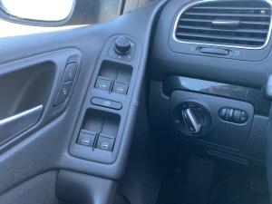 Black Volkswagen Golf 2009 in Kaunas, with an engine capacity of 1.40 L and mileage of 262 thousand km for 4250 €, photo 18 on AUTOMOTO.COM.LV
