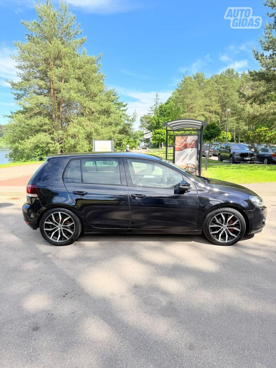Black Volkswagen Golf 2009 in Marijampole, with an engine capacity of 2.00 L and mileage of 348 thousand km for 5650 €, photo 1 on AUTOMOTO.COM.LV