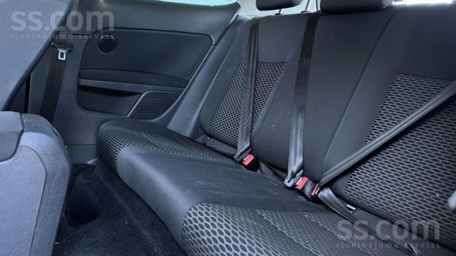 Melns Volkswagen Golf 2009 Rīga, ar dzinēja tilpumu 1.60 L un nobraukumu 185 tūkst. km par 1950 €, foto 8 vietnē AUTOMOTO.COM.LV