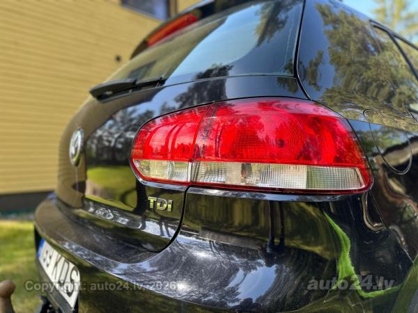Melns Volkswagen Golf 2009 Tallina, ar dzinēja tilpumu 2.00 L un nobraukumu 326 tūkst. km par 3850 €, foto 5 vietnē AUTOMOTO.COM.LV