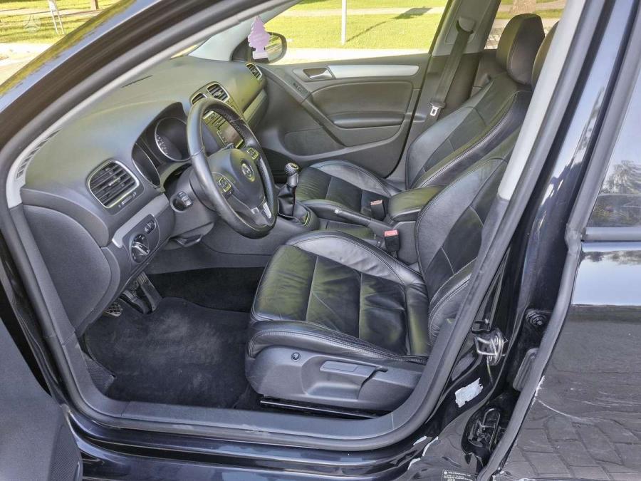 Black Volkswagen Golf 2009 in Kaunas, with an engine capacity of 2.00 L and mileage of 192 thousand km for 4050 €, photo 16 on AUTOMOTO.COM.LV