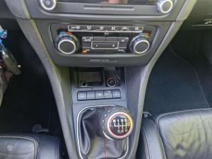 Black Volkswagen Golf 2009 in Kaunas, with an engine capacity of 2.00 L and mileage of 192 thousand km for 4050 €, photo 21 on AUTOMOTO.COM.LV