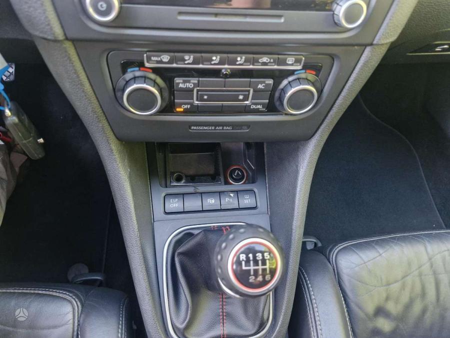 Black Volkswagen Golf 2009 in Kaunas, with an engine capacity of 2.00 L and mileage of 192 thousand km for 4050 €, photo 21 on AUTOMOTO.COM.LV