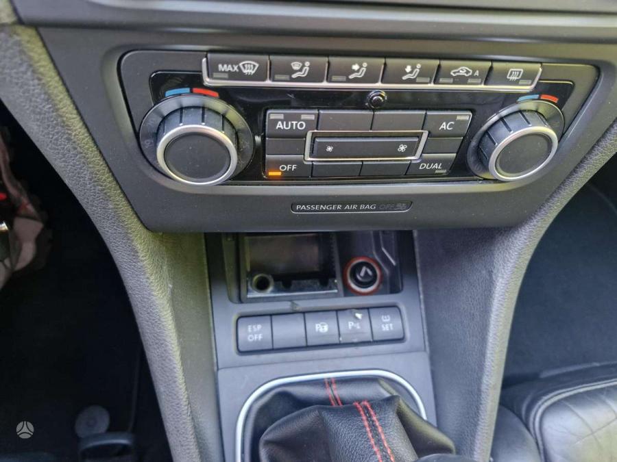 Black Volkswagen Golf 2009 in Kaunas, with an engine capacity of 2.00 L and mileage of 192 thousand km for 4050 €, photo 22 on AUTOMOTO.COM.LV