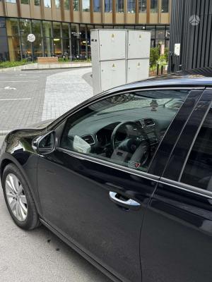 Black Volkswagen Golf 2009 in Vilnius, with an engine capacity of 2.00 L and mileage of 366 thousand km for 4200 €, photo 10 on AUTOMOTO.COM.LV
