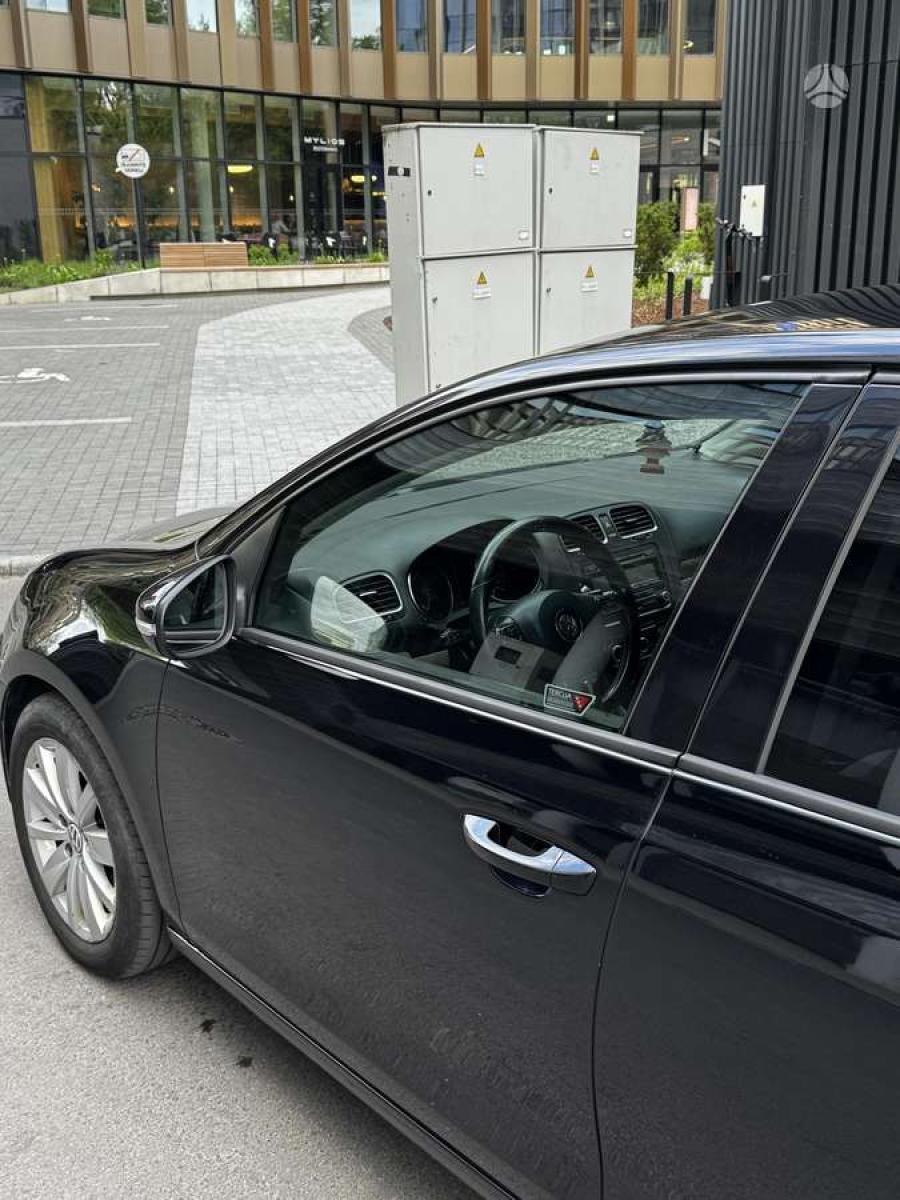 Black Volkswagen Golf 2009 in Vilnius, with an engine capacity of 2.00 L and mileage of 366 thousand km for 4200 €, photo 10 on AUTOMOTO.COM.LV