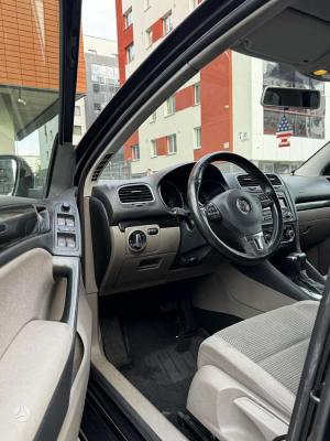 Black Volkswagen Golf 2009 in Vilnius, with an engine capacity of 2.00 L and mileage of 366 thousand km for 4200 €, photo 11 on AUTOMOTO.COM.LV