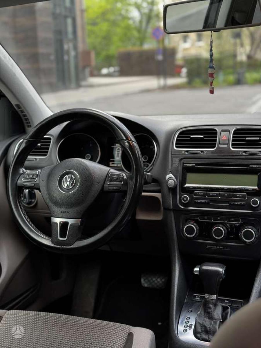 Black Volkswagen Golf 2009 in Vilnius, with an engine capacity of 2.00 L and mileage of 366 thousand km for 4200 €, photo 13 on AUTOMOTO.COM.LV