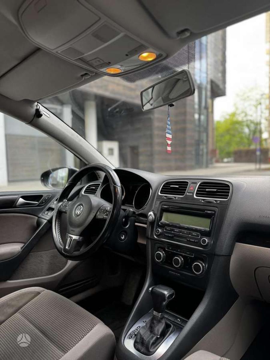 Black Volkswagen Golf 2009 in Vilnius, with an engine capacity of 2.00 L and mileage of 366 thousand km for 4200 €, photo 14 on AUTOMOTO.COM.LV