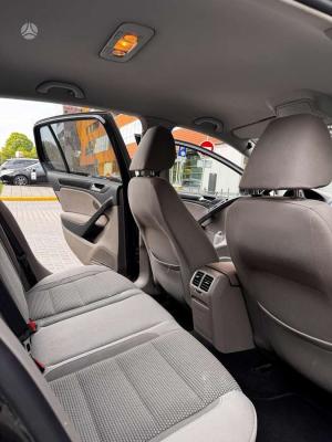 Black Volkswagen Golf 2009 in Vilnius, with an engine capacity of 2.00 L and mileage of 366 thousand km for 4200 €, photo 18 on AUTOMOTO.COM.LV