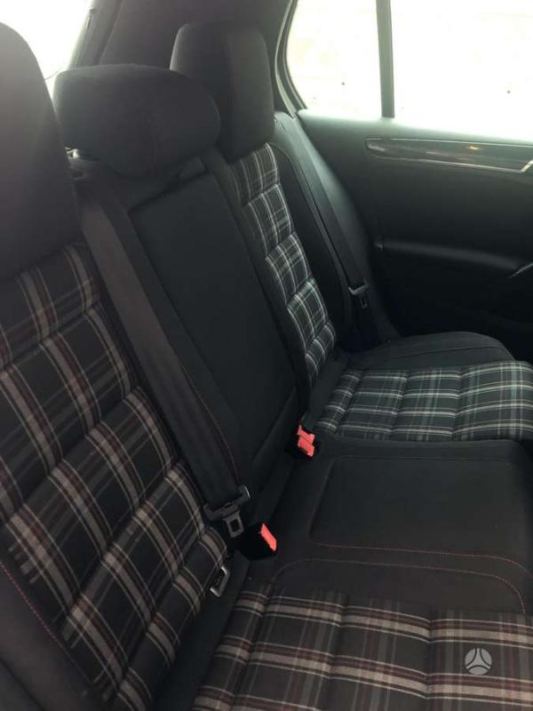 Melns Volkswagen Golf 2009 Viļņa, ar dzinēja tilpumu 2.00 L un nobraukumu 280 tūkst. km par 7700 €, foto 4 vietnē AUTOMOTO.COM.LV