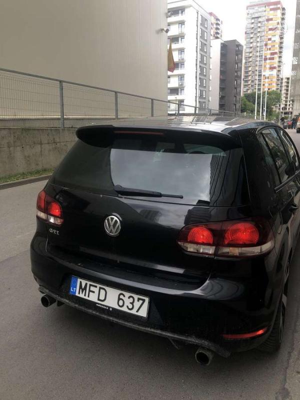 Melns Volkswagen Golf 2009 Viļņa, ar dzinēja tilpumu 2.00 L un nobraukumu 280 tūkst. km par 7700 €, foto 5 vietnē AUTOMOTO.COM.LV
