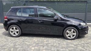 Black Volkswagen Golf 2009 in Kaunas, with an engine capacity of 1.60 L and mileage of 190 thousand km for 4699 €, photo 3 on AUTOMOTO.COM.LV