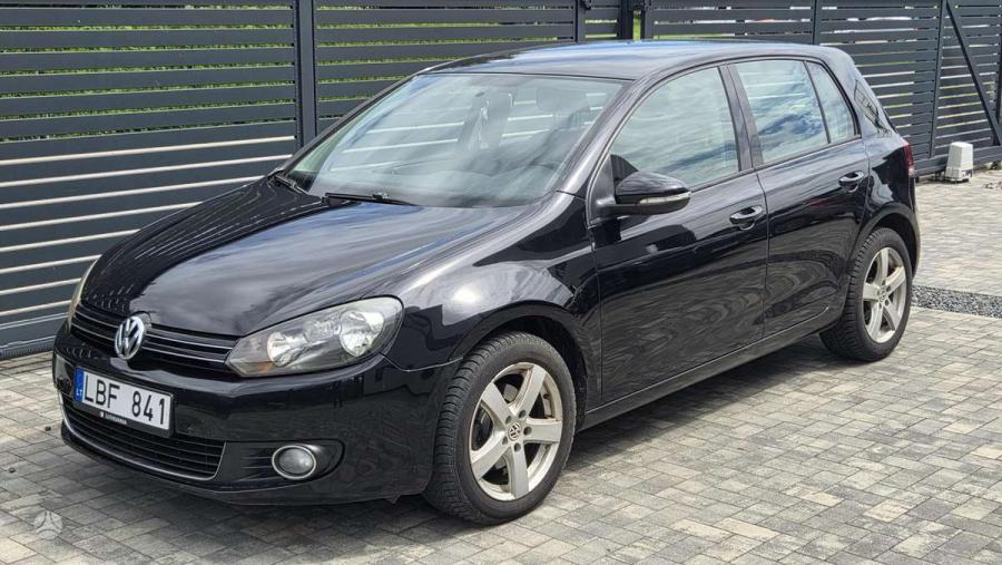 Black Volkswagen Golf 2009 in Kaunas, with an engine capacity of 1.60 L and mileage of 190 thousand km for 4699 €, photo 5 on AUTOMOTO.COM.LV