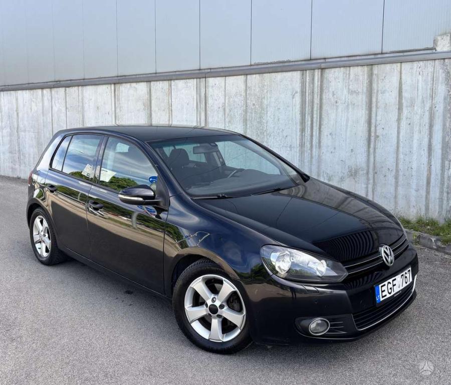 Melns Volkswagen Golf 2009 Viļņa, ar dzinēja tilpumu 1.97 L un nobraukumu 363 tūkst. km par 3650 €, foto 3 vietnē AUTOMOTO.COM.LV