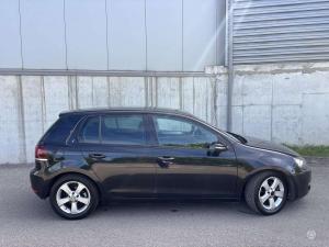Melns Volkswagen Golf 2009 Viļņa, ar dzinēja tilpumu 1.97 L un nobraukumu 363 tūkst. km par 3650 €, foto 4 vietnē AUTOMOTO.COM.LV