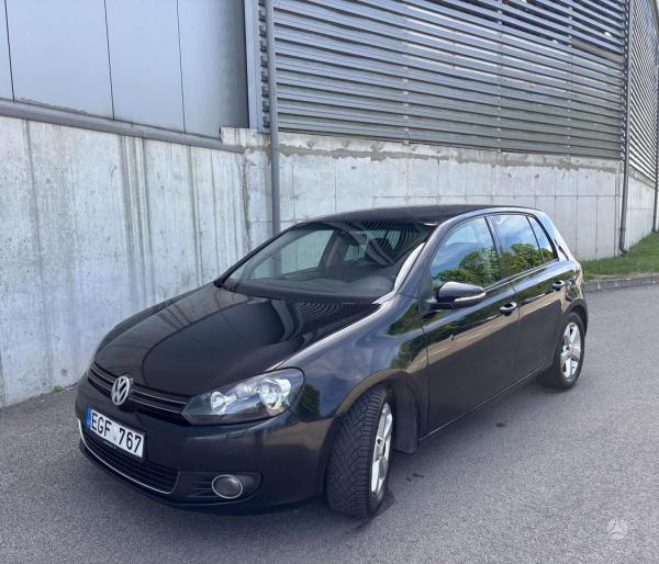 Melns Volkswagen Golf 2009 Viļņa, ar dzinēja tilpumu 1.97 L un nobraukumu 363 tūkst. km par 3650 €, foto 4 vietnē AUTOMOTO.COM.LV
