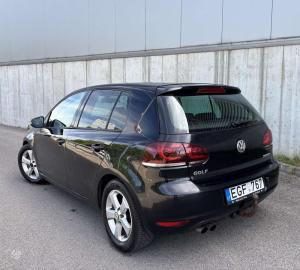 Melns Volkswagen Golf 2009 Viļņa, ar dzinēja tilpumu 1.97 L un nobraukumu 363 tūkst. km par 3650 €, foto 7 vietnē AUTOMOTO.COM.LV