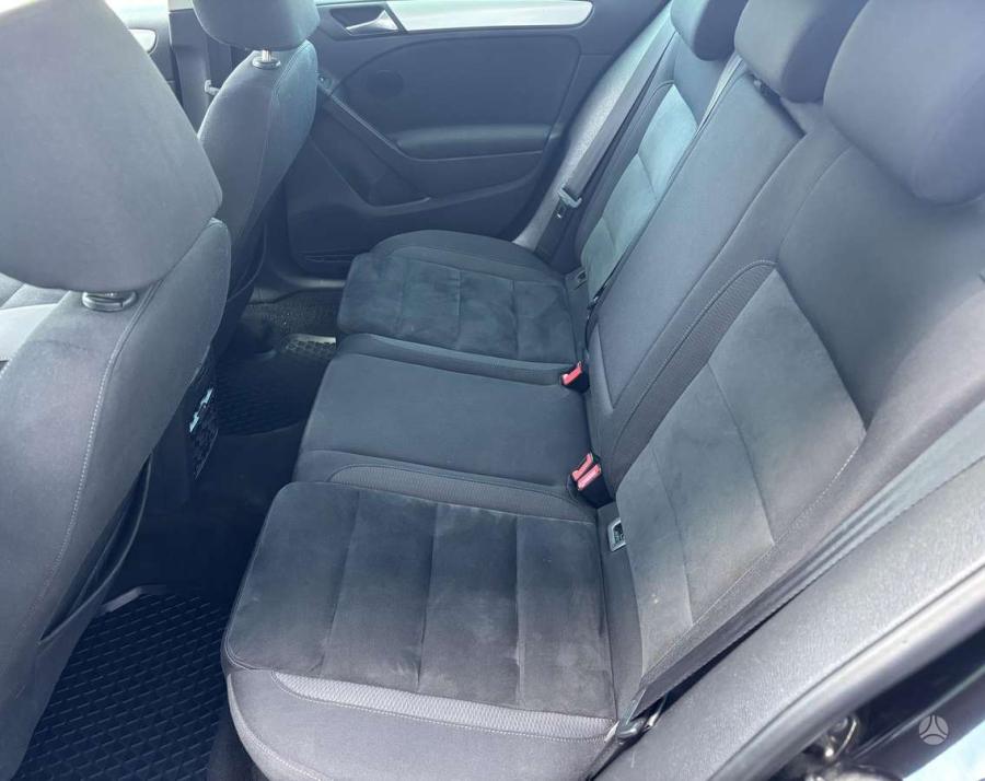 Melns Volkswagen Golf 2009 Viļņa, ar dzinēja tilpumu 1.97 L un nobraukumu 363 tūkst. km par 3650 €, foto 13 vietnē AUTOMOTO.COM.LV