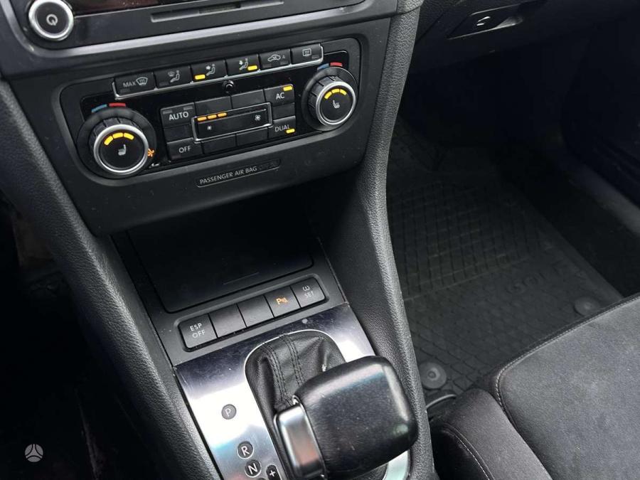 Melns Volkswagen Golf 2009 Viļņa, ar dzinēja tilpumu 1.97 L un nobraukumu 363 tūkst. km par 3650 €, foto 14 vietnē AUTOMOTO.COM.LV