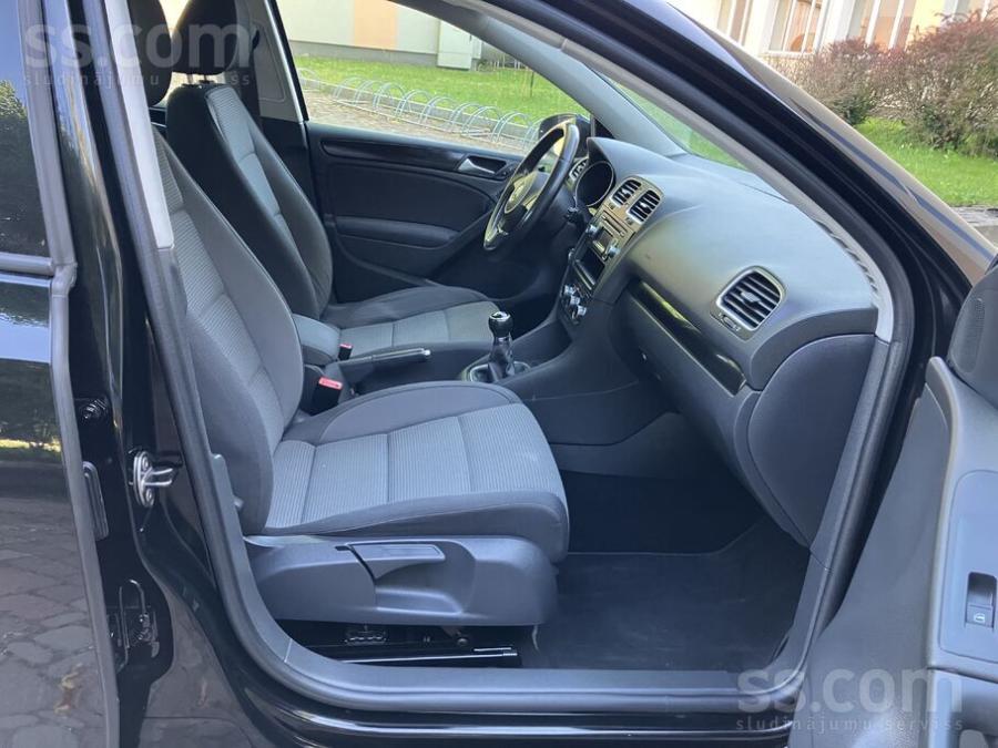 Melns Volkswagen Golf 2009 Jelgava, ar dzinēja tilpumu 1.40 L un nobraukumu 180 tūkst. km par 4990 €, foto 20 vietnē AUTOMOTO.COM.LV