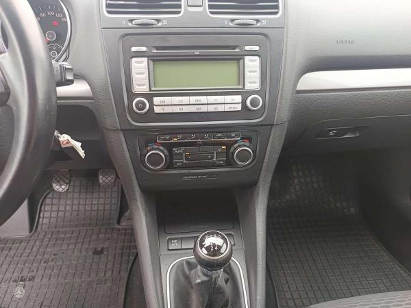 Melns Volkswagen Golf 2009 Marijampole, ar dzinēja tilpumu 1.97 L un nobraukumu 247 tūkst. km par 3499 €, foto 8 vietnē AUTOMOTO.COM.LV