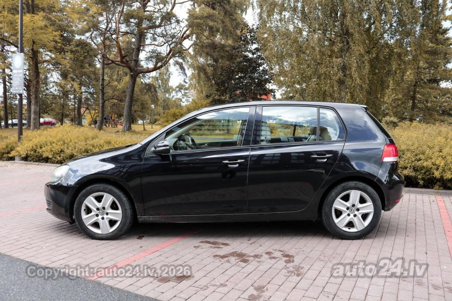 Melns Volkswagen Golf 2009 Tallina, ar dzinēja tilpumu 2.00 L un nobraukumu 325 tūkst. km par 3350 €, foto 6 vietnē AUTOMOTO.COM.LV