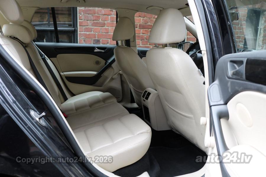 Melns Volkswagen Golf 2009 Tallina, ar dzinēja tilpumu 2.00 L un nobraukumu 325 tūkst. km par 3350 €, foto 16 vietnē AUTOMOTO.COM.LV