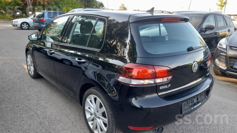 Black Volkswagen Golf 2009 in Riga, with an engine capacity of 1.60 L and mileage of 211 thousand km for 5500 €, photo 6 on AUTOMOTO.COM.LV