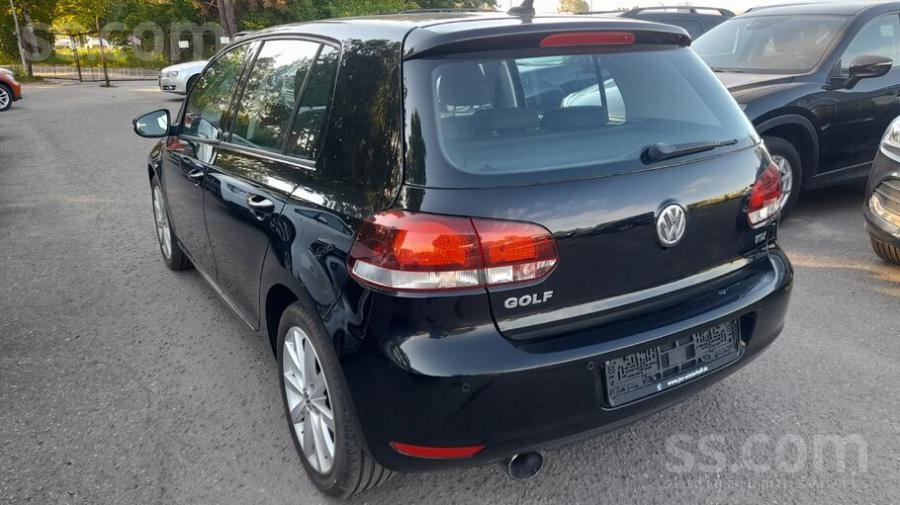 Black Volkswagen Golf 2009 in Riga, with an engine capacity of 1.60 L and mileage of 211 thousand km for 5500 €, photo 7 on AUTOMOTO.COM.LV