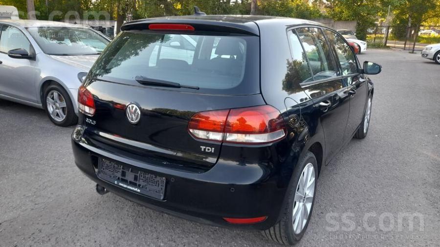 Black Volkswagen Golf 2009 in Riga, with an engine capacity of 1.60 L and mileage of 211 thousand km for 5500 €, photo 9 on AUTOMOTO.COM.LV