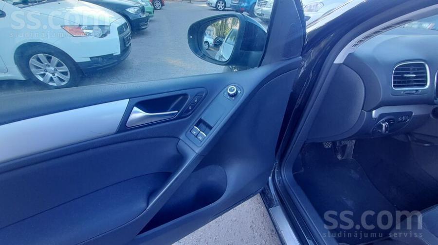 Black Volkswagen Golf 2009 in Riga, with an engine capacity of 1.60 L and mileage of 211 thousand km for 5500 €, photo 15 on AUTOMOTO.COM.LV