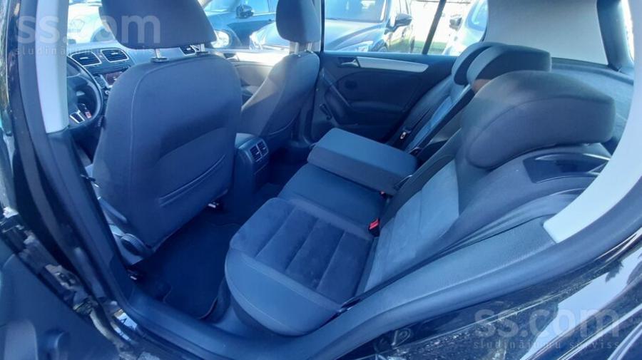 Black Volkswagen Golf 2009 in Riga, with an engine capacity of 1.60 L and mileage of 211 thousand km for 5500 €, photo 16 on AUTOMOTO.COM.LV