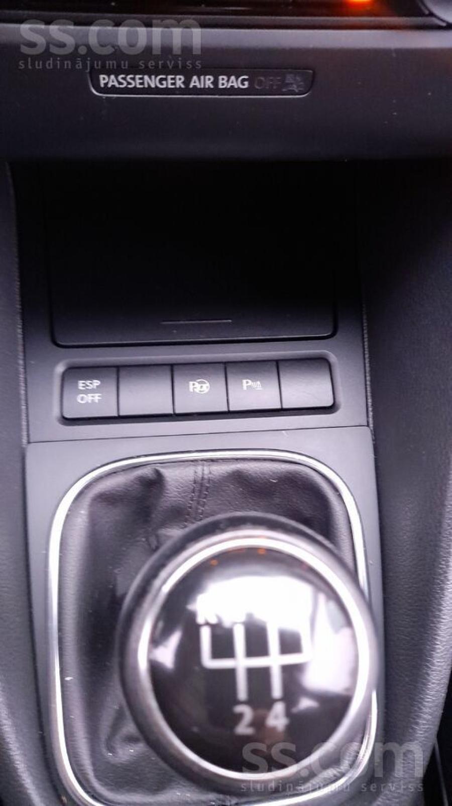 Black Volkswagen Golf 2009 in Riga, with an engine capacity of 1.60 L and mileage of 211 thousand km for 5500 €, photo 23 on AUTOMOTO.COM.LV