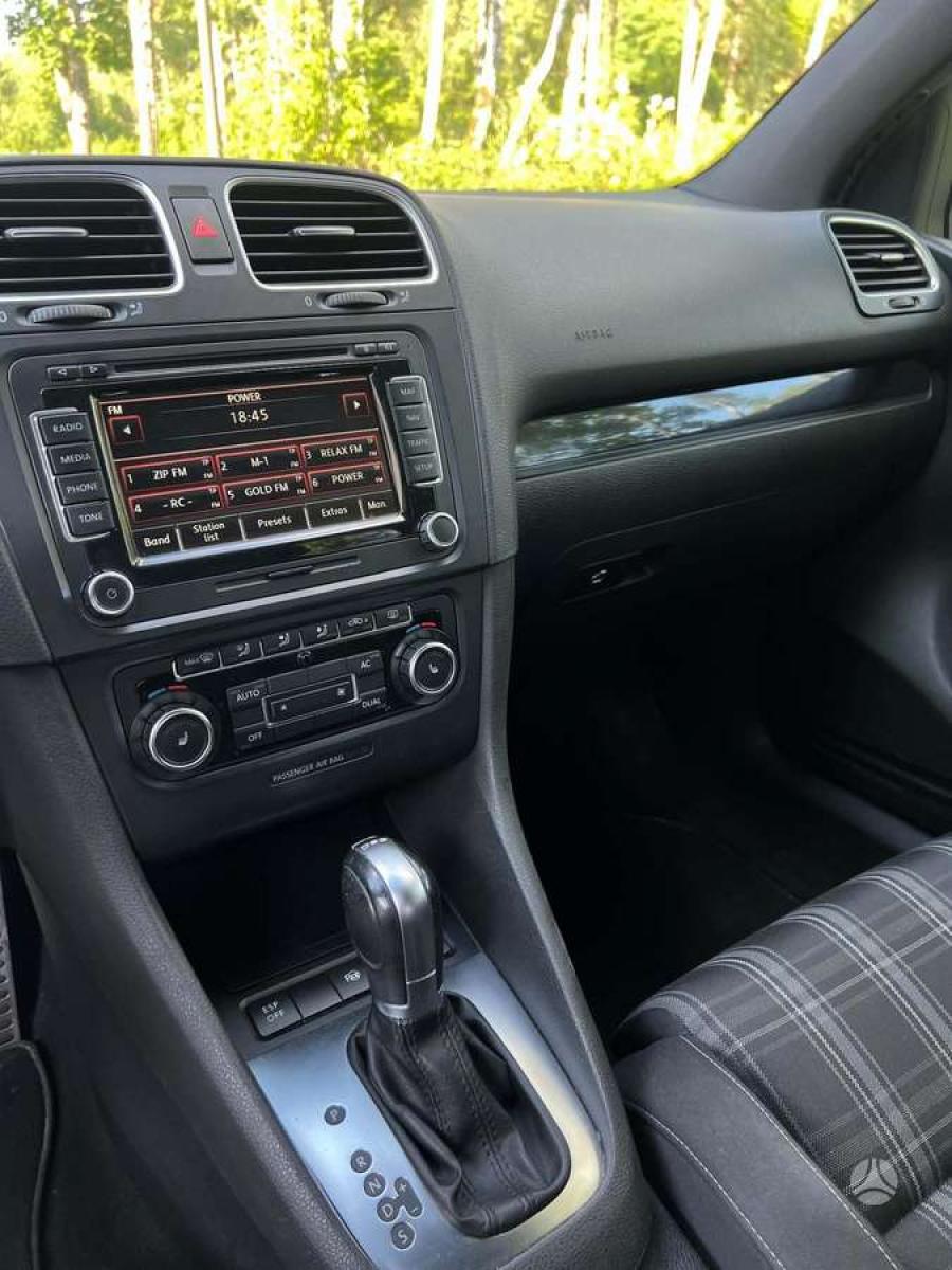 Black Volkswagen Golf 2009 in Kaunas, with an engine capacity of 1.97 L and mileage of 280 thousand km for 5650 €, photo 12 on AUTOMOTO.COM.LV