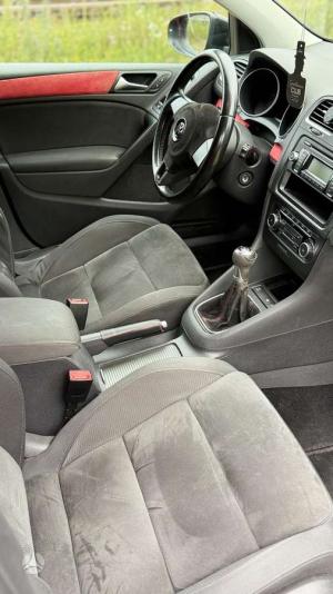 Black Volkswagen Golf 2009 in Vilnius, with an engine capacity of 1.97 L and mileage of 325 thousand km for 3000 €, photo 10 on AUTOMOTO.COM.LV