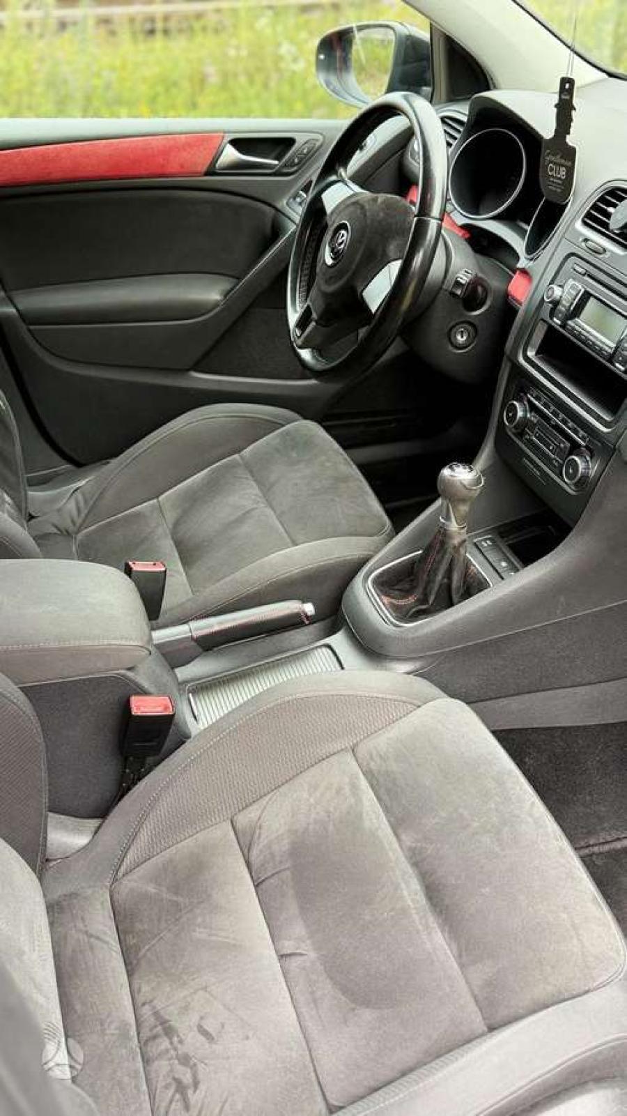 Black Volkswagen Golf 2009 in Vilnius, with an engine capacity of 1.97 L and mileage of 325 thousand km for 3000 €, photo 10 on AUTOMOTO.COM.LV
