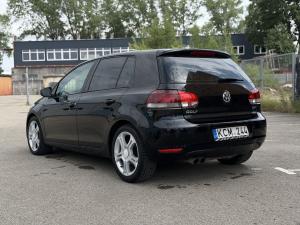 Melns Volkswagen Golf 2009 Šauļi, ar dzinēja tilpumu 2.00 L un nobraukumu 201 tūkst. km par 2250 €, foto 7 vietnē AUTOMOTO.COM.LV