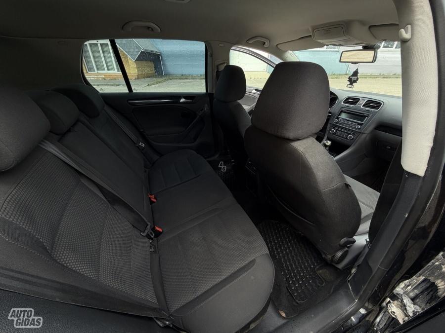 Melns Volkswagen Golf 2009 Šauļi, ar dzinēja tilpumu 2.00 L un nobraukumu 201 tūkst. km par 2250 €, foto 10 vietnē AUTOMOTO.COM.LV