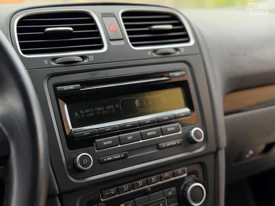 Melns Volkswagen Golf 2009 Šauļi, ar dzinēja tilpumu 2.00 L un nobraukumu 201 tūkst. km par 2250 €, foto 14 vietnē AUTOMOTO.COM.LV