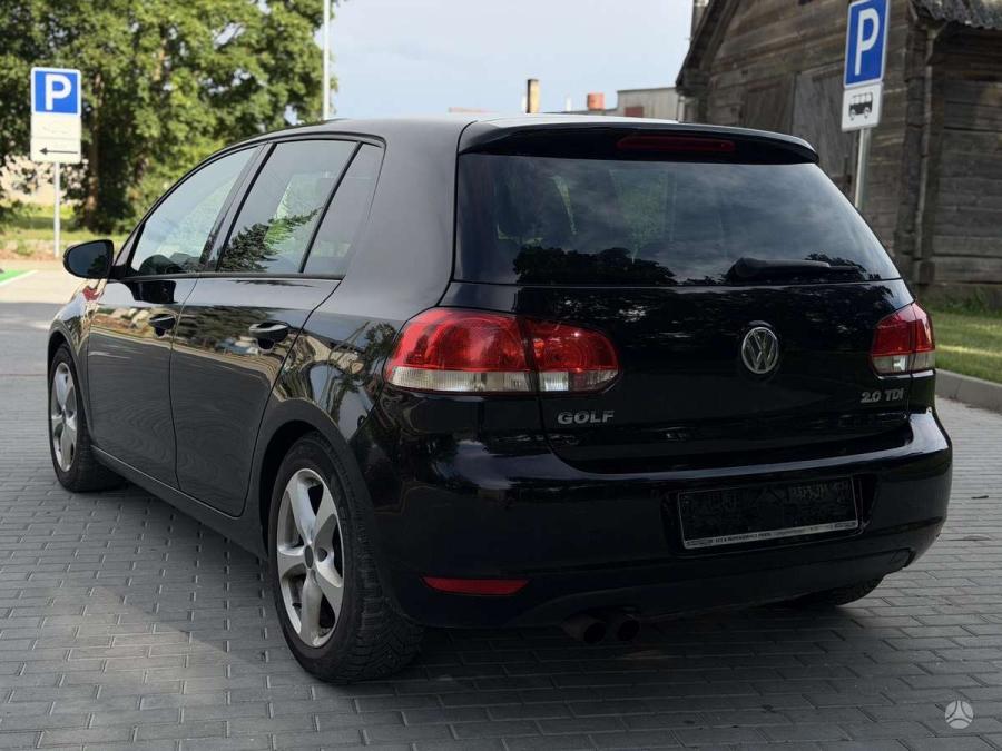 Black Volkswagen Golf 2009 in Rokiskis, with an engine capacity of 1.97 L and mileage of 295 thousand km for 2750 €, photo 8 on AUTOMOTO.COM.LV